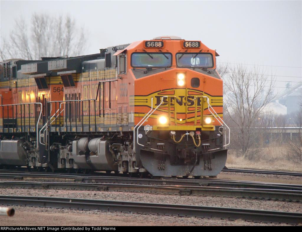BNSF 5688